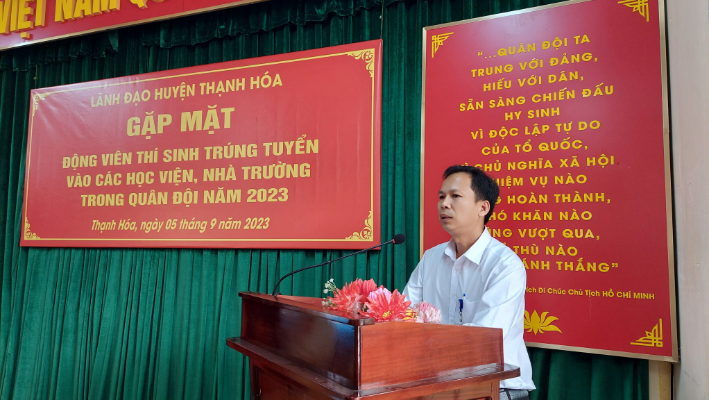 Thạnh Hóa họp mặt thí sinh trúng tuyển vào các Học viện, nhà trường ...