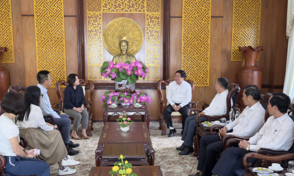Lãnh đạo Công ty TNHH Giầy Ching Luh Việt Nam chào xã giao lãnh đạo ...