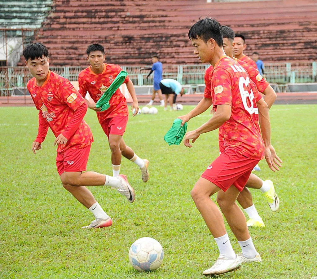 Trẻ PVF-CAND – CLB Long An: Thử thách cho 'tân thuyền trưởng' - Báo và ...